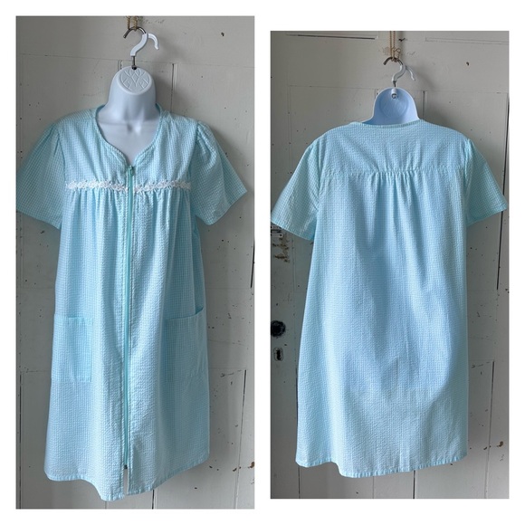 Adonna | Intimates & Sleepwear | Adonna Sleepwear Light Weight Zip Up ...